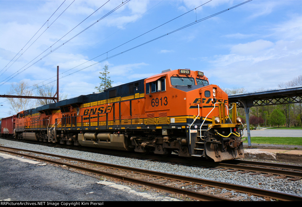 BNSF 6913